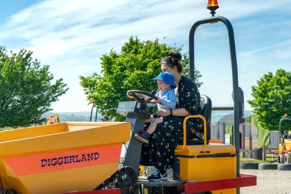 Trains to Diggerland | CrossCountry Trains